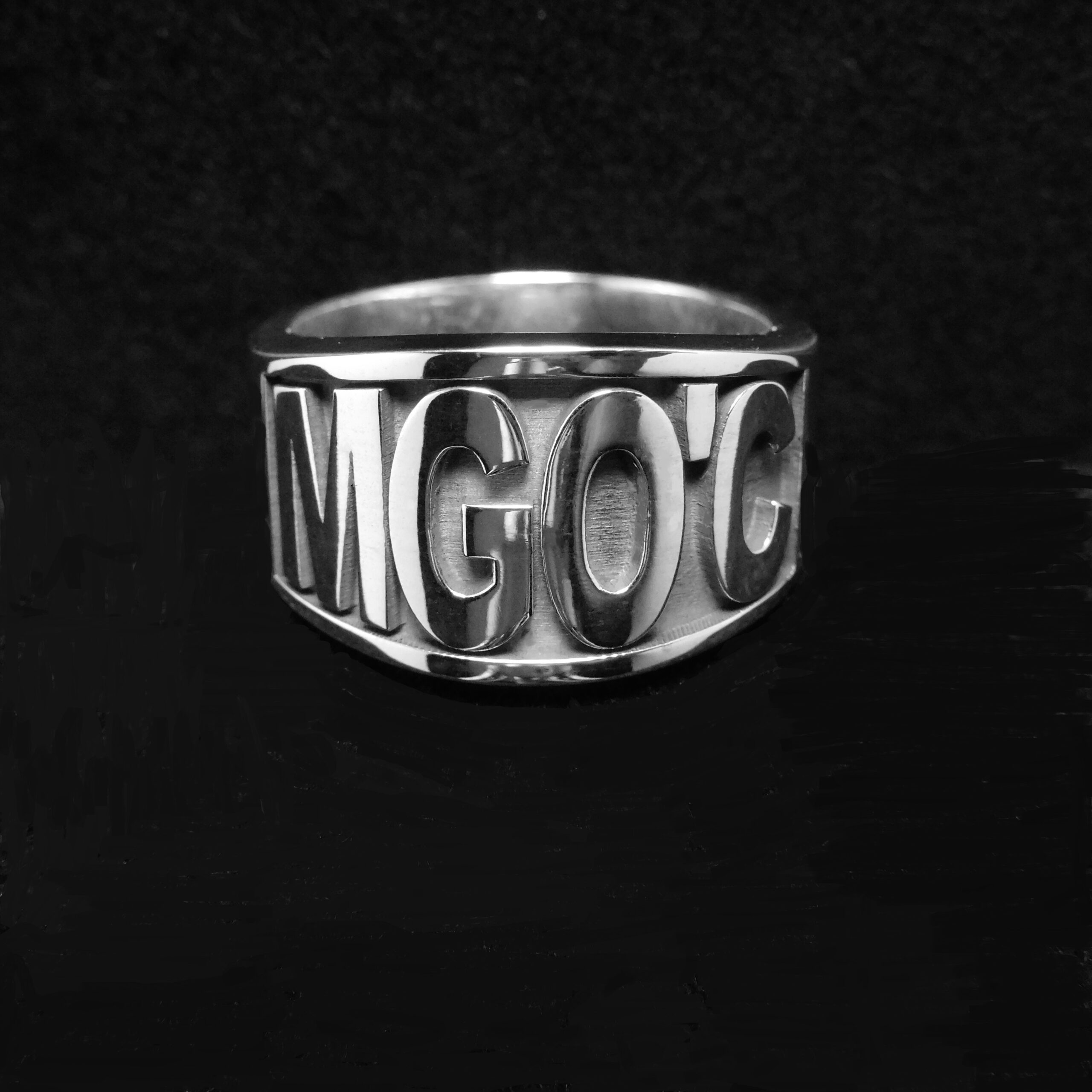 ID RING WITH FOUR RAISED LETTERS - The Silver Hammer